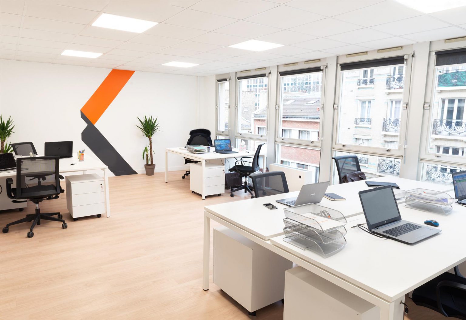 Stores professionnels pour l'aménagement d'un bureau